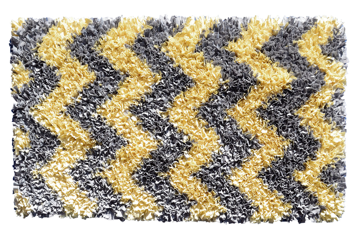 Shaggy Raggy Yellow/Gry Chevy Area Rug – The Rug Market